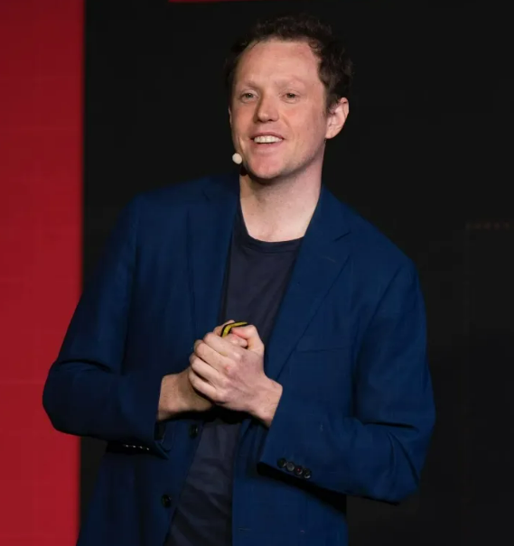 资讯丨兰小欢教授著作《置身事内》英语版入选2024年“上海翻译出版促进计划”